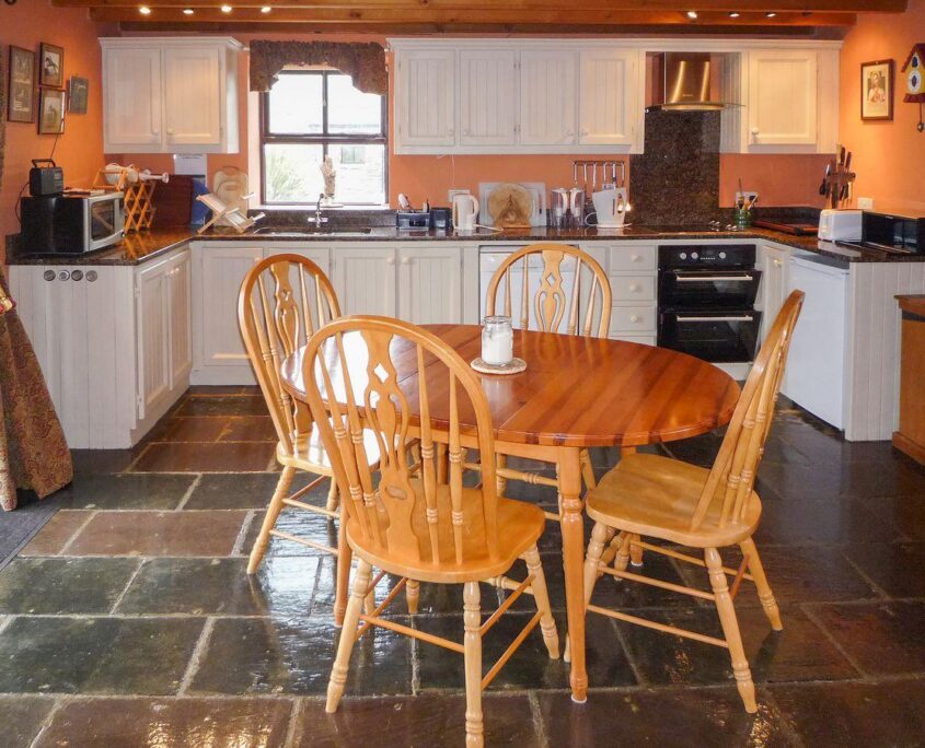 5 Bedroom Property Dunmanus House County Cork - UK Golf Breaks